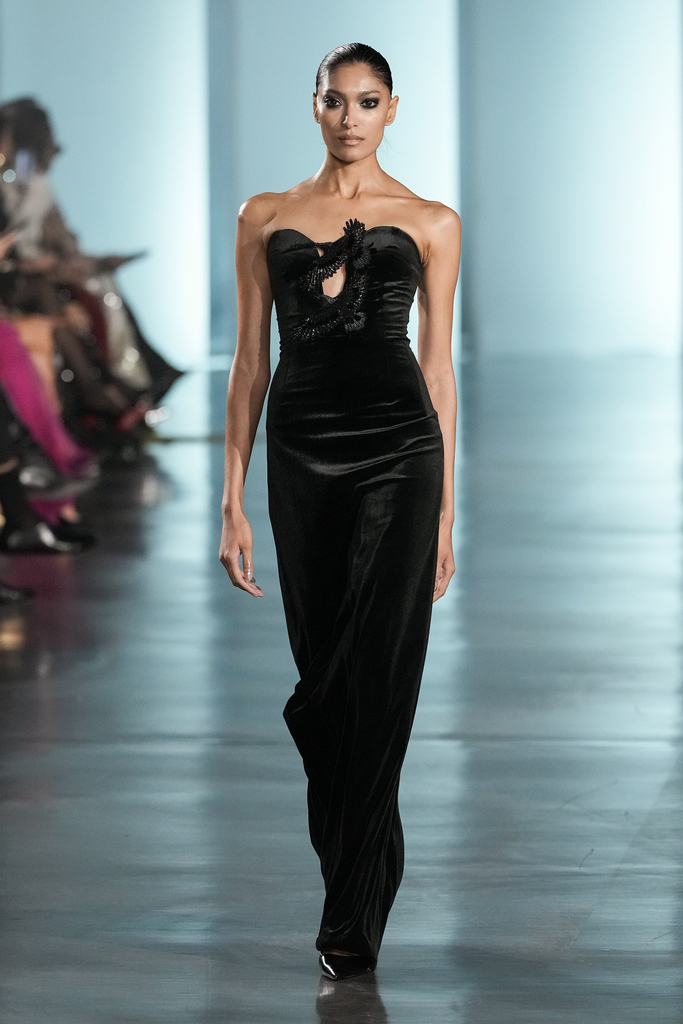RAHUL MISHRA SS 2025 HAUTE COUTURE | Foto Sfilata Amica RAHUL MISHRA SS 2025 HAUTE COUTURE | Foto Sfilata Amica